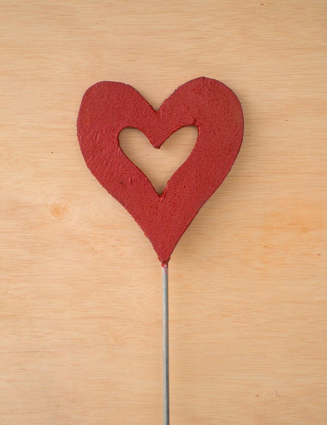 Pohutukawa red, heart shape lawn stand – Pacifica Garden Art